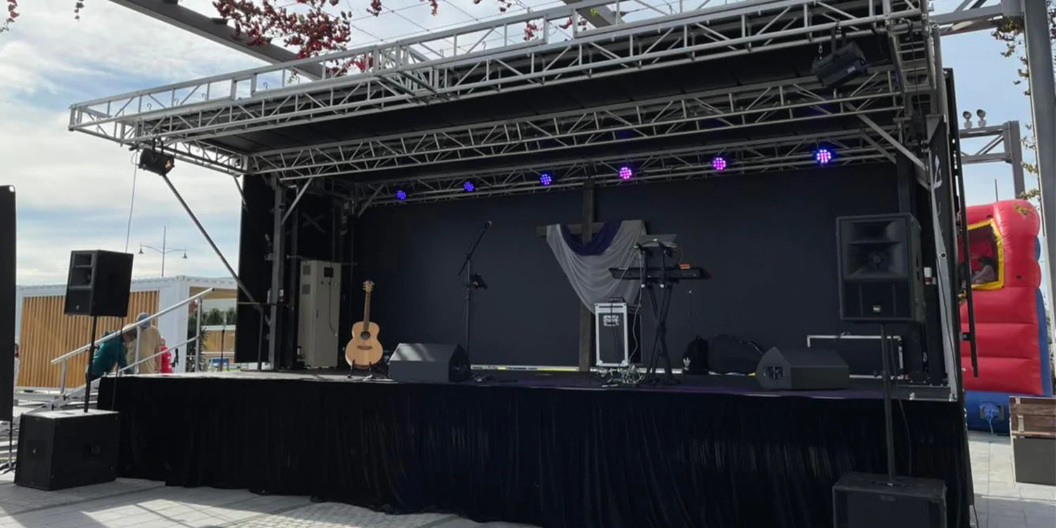 TRAILER STAGE / SCREEN / TOWER – Event Lighting